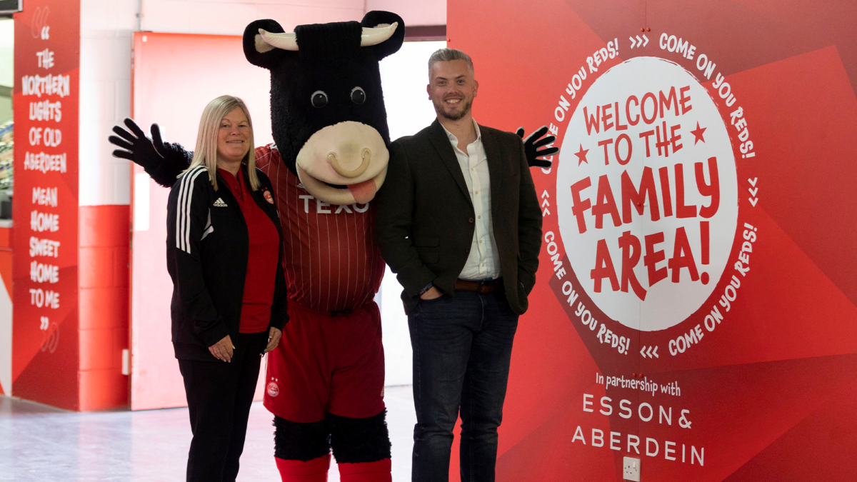 Aberdeen FC - Esson & Aberdein Step Up Support of the Dons
